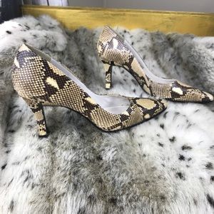 Stuart Weitzman | Shoes | Stuart Weitzman The Legend Pump Genuine ...